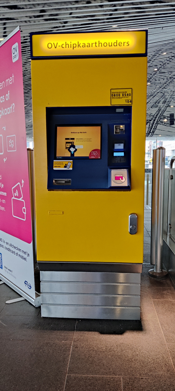 Comfortably visit Delft by train